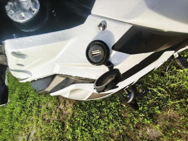 White Benelli TRK 502X 2022 in Vievis, with an engine capacity of 0.50 L and mileage of 12 thousand km for 4100 €, photo 5 on AUTOMOTO.COM.LV