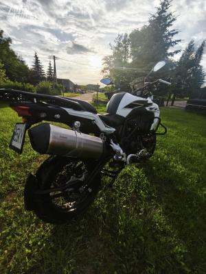 White Benelli TRK 502X 2022 in Vilnius, with an engine capacity of 0.00 L and mileage of 0 thousand km for 3700 €, photo 1 on AUTOMOTO.COM.LV