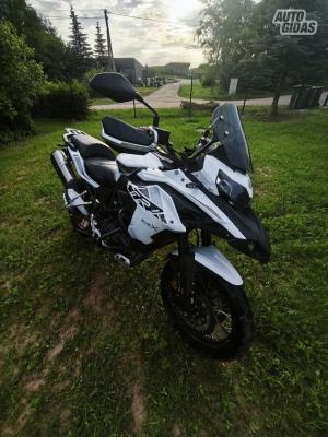 White Benelli TRK 502X 2022 in Vilnius, with an engine capacity of 0.00 L and mileage of 0 thousand km for 3700 €, photo 3 on AUTOMOTO.COM.LV