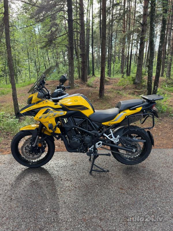 Желтый Бенелли TRK 502X 2021 в Тарту, объемом двигателя 0.50 л и пробегом 17 тыс. км за 4500 €, фото 2 на AUTOMOTO.COM.LV
