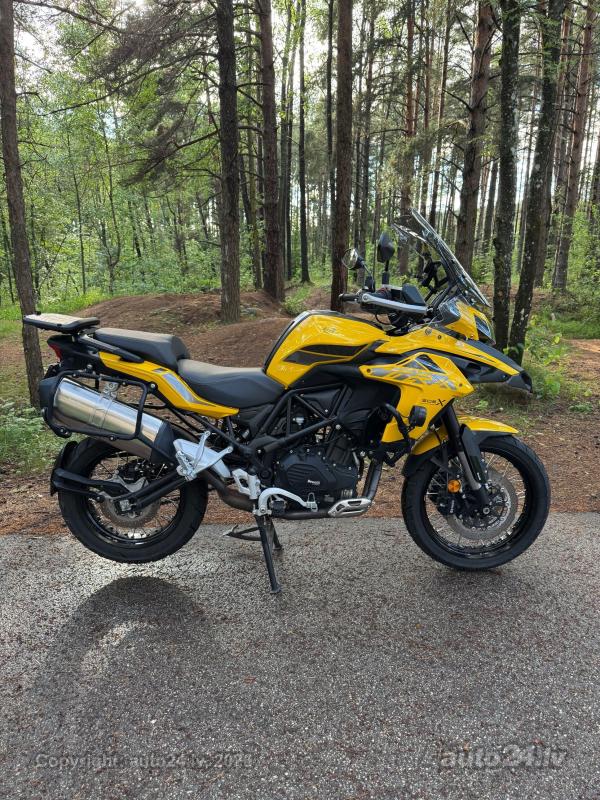 Желтый Бенелли TRK 502X 2021 в Тарту, объемом двигателя 0.50 л и пробегом 17 тыс. км за 4500 €, фото 4 на AUTOMOTO.COM.LV