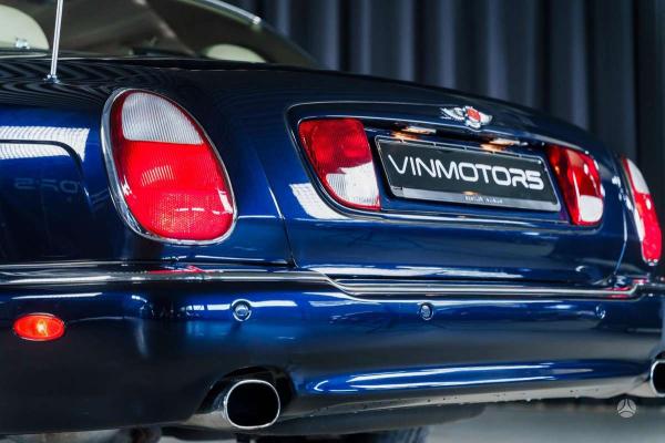 Blue Bentley Arnage 2001 in Vilnius, with an engine capacity of 6.75 L and mileage of 118 thousand km for 36999 €, photo 5 on AUTOMOTO.COM.LV