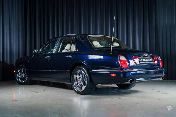 Blue Bentley Arnage 2001 in Vilnius, with an engine capacity of 6.75 L and mileage of 118 thousand km for 36999 €, photo 6 on AUTOMOTO.COM.LV