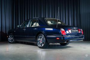 Blue Bentley Arnage 2001 in Vilnius, with an engine capacity of 6.75 L and mileage of 118 thousand km for 36999 €, photo 7 on AUTOMOTO.COM.LV