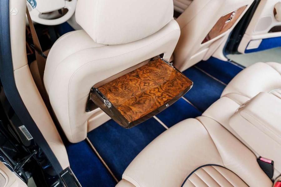 Blue Bentley Arnage 2001 in Vilnius, with an engine capacity of 6.75 L and mileage of 118 thousand km for 36999 €, photo 36 on AUTOMOTO.COM.LV