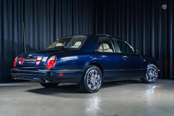 Zils Bentley Arnage 2001 Viļņa, ar dzinēja tilpumu 6.75 L un nobraukumu 118 tūkst. km par 36999 €, foto 8 vietnē AUTOMOTO.COM.LV