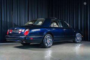 Blue Bentley Arnage 2001 in Vilnius, with an engine capacity of 6.75 L and mileage of 118 thousand km for 36999 €, photo 8 on AUTOMOTO.COM.LV