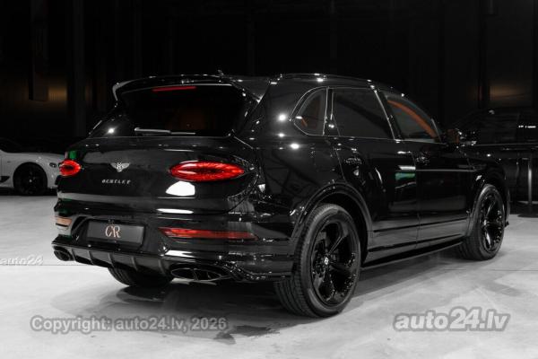 Melns Bentley Bentayga 2024 Rīga, ar dzinēja tilpumu 4.00 L un nobraukumu 2 tūkst. km par 290400 €, foto 4 vietnē AUTOMOTO.COM.LV