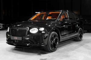 Black Bentley Bentayga 2024 in Riga, with an engine capacity of 4.00 L and mileage of 2 thousand km for 290400 €, photo  on AUTOMOTO.COM.LV
