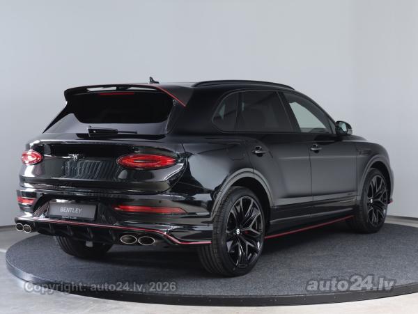Melns Bentley Bentayga 2026 Tallina, ar dzinēja tilpumu 4.00 L un nobraukumu 0 tūkst. km par 390080 €, foto 2 vietnē AUTOMOTO.COM.LV