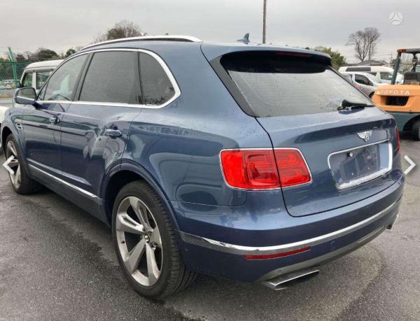 Zils Bentley Bentayga 2017 Panevēža, ar dzinēja tilpumu 5.95 L un nobraukumu 31 tūkst. km par 56000 €, foto 4 vietnē AUTOMOTO.COM.LV