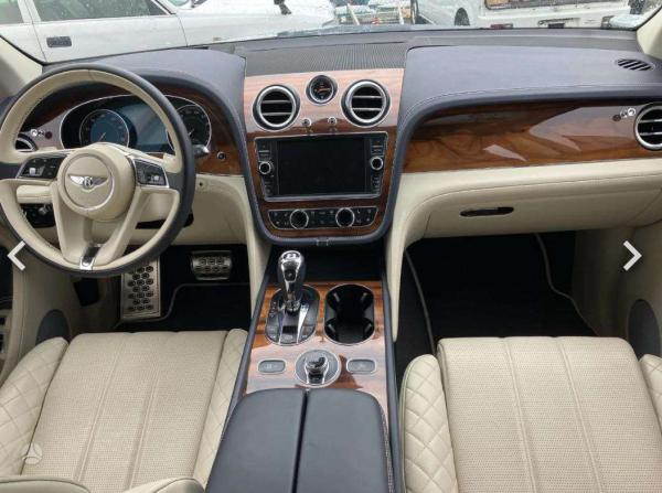 Zils Bentley Bentayga 2017 Panevēža, ar dzinēja tilpumu 5.95 L un nobraukumu 31 tūkst. km par 56000 €, foto 6 vietnē AUTOMOTO.COM.LV