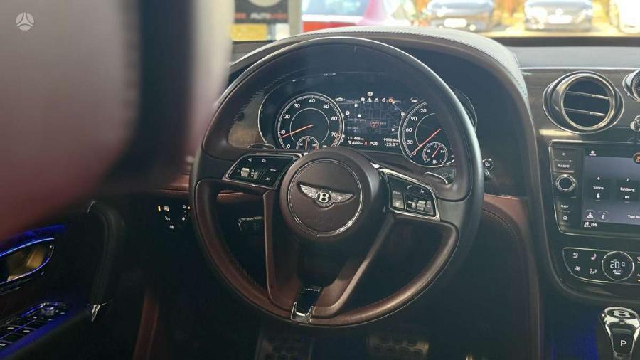 Blue Bentley Bentayga 2019 in Vilnius, with an engine capacity of 4.00 L and mileage of 132 thousand km for 79989 €, photo 38 on AUTOMOTO.COM.LV