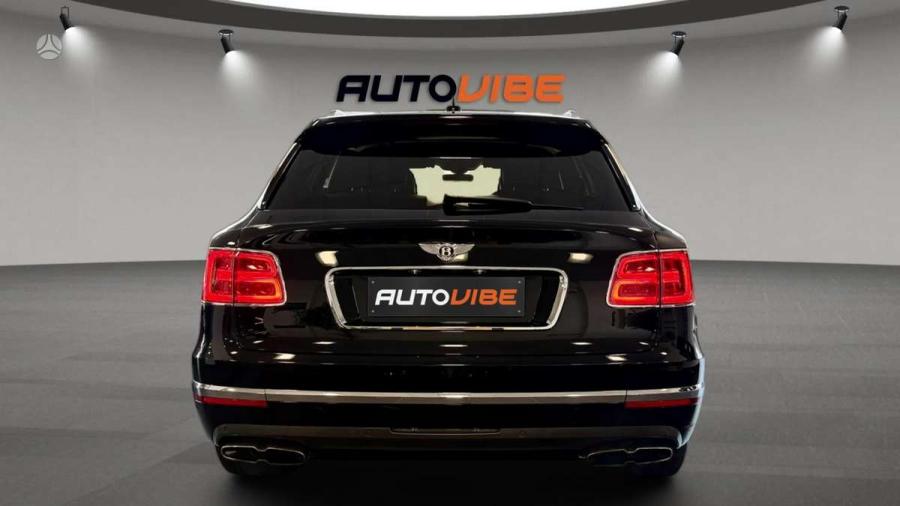 Zils Bentley Bentayga 2019 Viļņa, ar dzinēja tilpumu 4.00 L un nobraukumu 132 tūkst. km par 77777 €, foto 6 vietnē AUTOMOTO.COM.LV