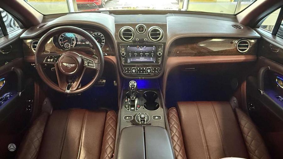 Zils Bentley Bentayga 2019 Viļņa, ar dzinēja tilpumu 4.00 L un nobraukumu 132 tūkst. km par 77777 €, foto 11 vietnē AUTOMOTO.COM.LV