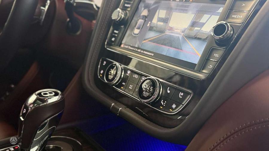 Zils Bentley Bentayga 2019 Viļņa, ar dzinēja tilpumu 4.00 L un nobraukumu 132 tūkst. km par 77777 €, foto 12 vietnē AUTOMOTO.COM.LV