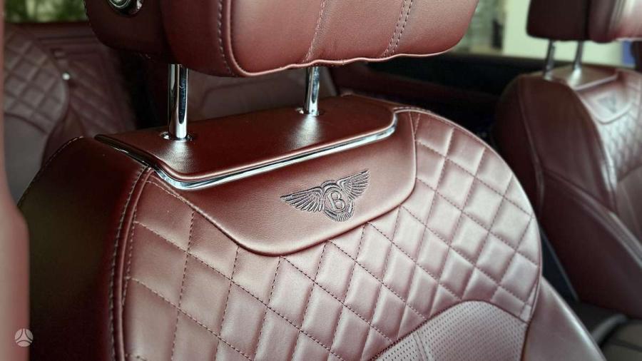 Zils Bentley Bentayga 2019 Viļņa, ar dzinēja tilpumu 4.00 L un nobraukumu 132 tūkst. km par 77777 €, foto 14 vietnē AUTOMOTO.COM.LV
