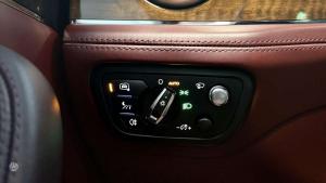Zils Bentley Bentayga 2019 Viļņa, ar dzinēja tilpumu 4.00 L un nobraukumu 132 tūkst. km par 77777 €, foto 17 vietnē AUTOMOTO.COM.LV