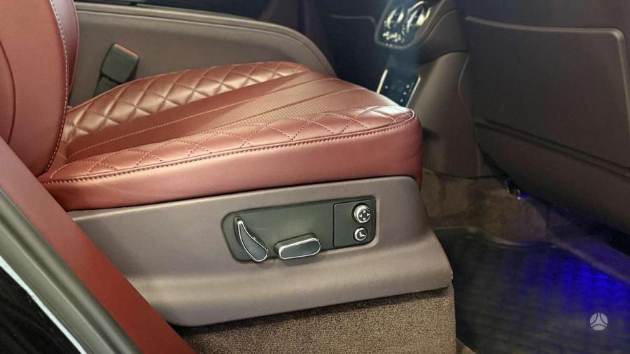 Zils Bentley Bentayga 2019 Viļņa, ar dzinēja tilpumu 4.00 L un nobraukumu 132 tūkst. km par 77777 €, foto 24 vietnē AUTOMOTO.COM.LV