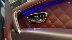 Zils Bentley Bentayga 2019 Viļņa, ar dzinēja tilpumu 4.00 L un nobraukumu 132 tūkst. km par 77777 €, foto 25 vietnē AUTOMOTO.COM.LV