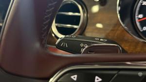 Zils Bentley Bentayga 2019 Viļņa, ar dzinēja tilpumu 4.00 L un nobraukumu 132 tūkst. km par 77777 €, foto 27 vietnē AUTOMOTO.COM.LV