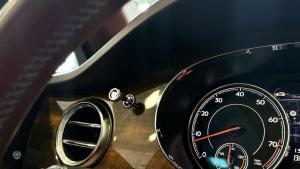 Zils Bentley Bentayga 2019 Viļņa, ar dzinēja tilpumu 4.00 L un nobraukumu 132 tūkst. km par 77777 €, foto 31 vietnē AUTOMOTO.COM.LV