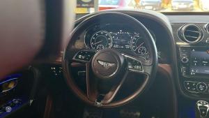 Zils Bentley Bentayga 2019 Viļņa, ar dzinēja tilpumu 4.00 L un nobraukumu 132 tūkst. km par 77777 €, foto 38 vietnē AUTOMOTO.COM.LV
