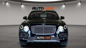 Blue Bentley Bentayga 2019 in Vilnius, with an engine capacity of 4.00 L and mileage of 132 thousand km for 77777 €, photo 3 on AUTOMOTO.COM.LV
