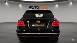 Blue Bentley Bentayga 2019 in Vilnius, with an engine capacity of 4.00 L and mileage of 132 thousand km for 77777 €, photo 6 on AUTOMOTO.COM.LV