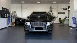 Blue Bentley Bentayga 2019 in Vilnius, with an engine capacity of 4.00 L and mileage of 132 thousand km for 77777 €, photo 8 on AUTOMOTO.COM.LV