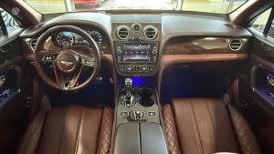 Blue Bentley Bentayga 2019 in Vilnius, with an engine capacity of 4.00 L and mileage of 132 thousand km for 77777 €, photo 11 on AUTOMOTO.COM.LV