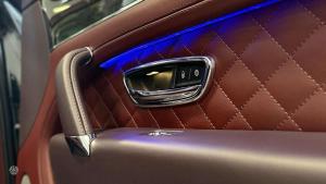 Blue Bentley Bentayga 2019 in Vilnius, with an engine capacity of 4.00 L and mileage of 132 thousand km for 77777 €, photo 25 on AUTOMOTO.COM.LV