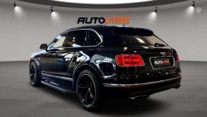 Blue Bentley Bentayga 2019 in Vilnius, with an engine capacity of 4.00 L and mileage of 132 thousand km for 75555 €, photo 7 on AUTOMOTO.COM.LV