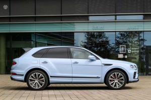 Zils Bentley Bentayga 2022 Viļņa, ar dzinēja tilpumu 4.00 L un nobraukumu 90 tūkst. km par 180000 €, foto 4 vietnē AUTOMOTO.COM.LV
