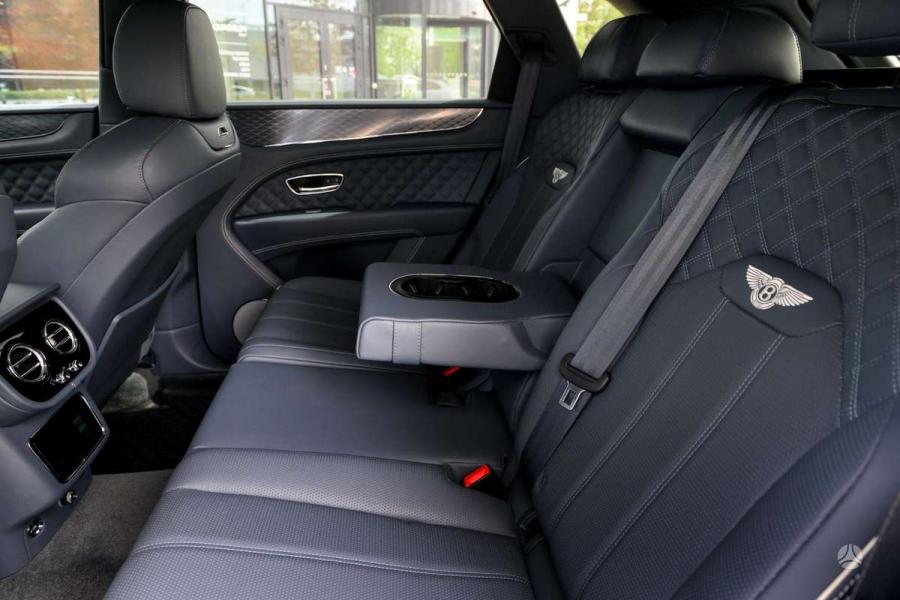 Zils Bentley Bentayga 2022 Viļņa, ar dzinēja tilpumu 4.00 L un nobraukumu 90 tūkst. km par 180000 €, foto 17 vietnē AUTOMOTO.COM.LV