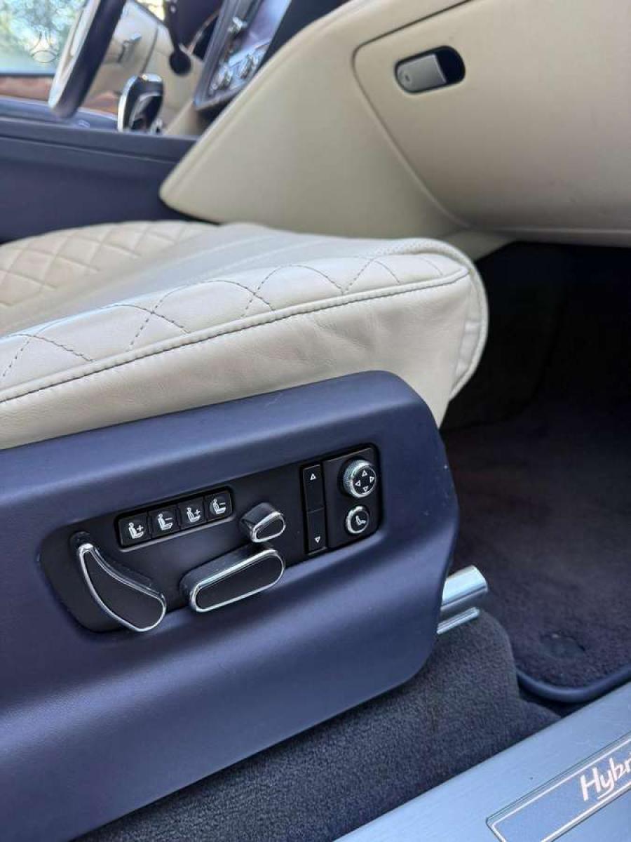 Zils Bentley Bentayga 2020 Tallina, ar dzinēja tilpumu 3.00 L un nobraukumu 265 tūkst. km par 61900 €, foto 9 vietnē AUTOMOTO.COM.LV