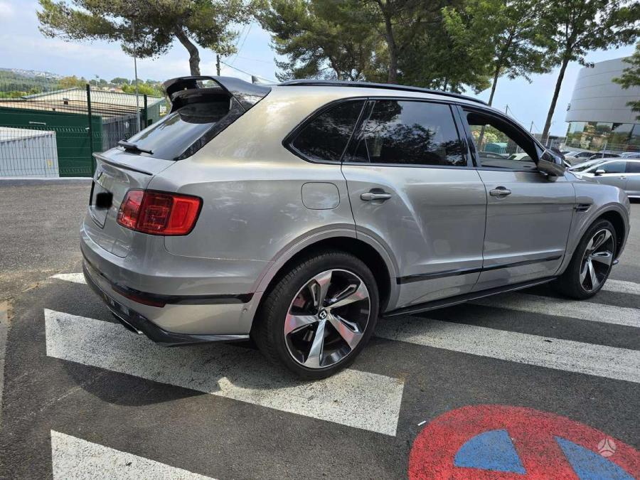Bentley Bentayga 2018 in Kaunas, with an engine capacity of 5.95 L and mileage of 120 thousand km for 84999 €, photo 5 on AUTOMOTO.COM.LV