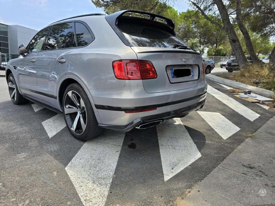 Bentley Bentayga 2018 in Kaunas, with an engine capacity of 5.95 L and mileage of 120 thousand km for 84999 €, photo 7 on AUTOMOTO.COM.LV