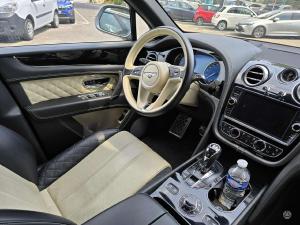 Bentley Bentayga 2018 in Kaunas, with an engine capacity of 5.95 L and mileage of 120 thousand km for 84999 €, photo 9 on AUTOMOTO.COM.LV