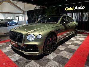 Green Bentley Bentayga 2023 in Vilnius, with an engine capacity of 4.00 L and mileage of 22 thousand km for 245000 €, photo 1 on AUTOMOTO.COM.LV