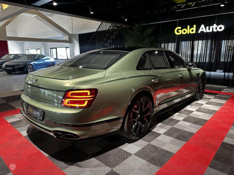 Green Bentley Bentayga 2023 in Vilnius, with an engine capacity of 4.00 L and mileage of 22 thousand km for 245000 €, photo 5 on AUTOMOTO.COM.LV