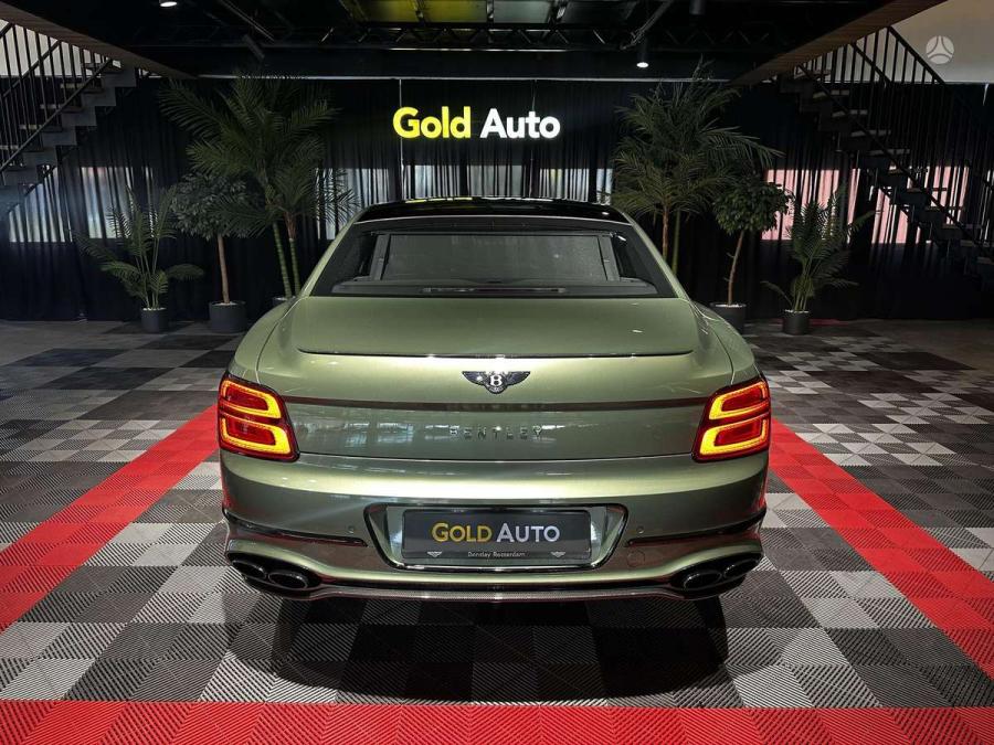 Green Bentley Bentayga 2023 in Vilnius, with an engine capacity of 4.00 L and mileage of 22 thousand km for 245000 €, photo 7 on AUTOMOTO.COM.LV
