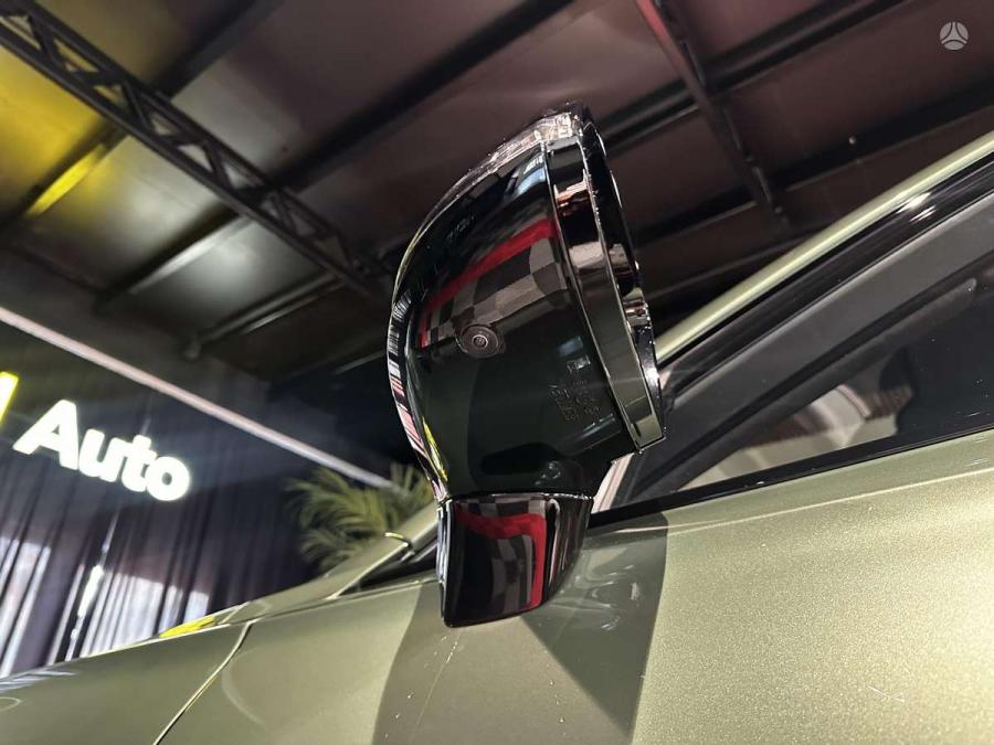 Green Bentley Bentayga 2023 in Vilnius, with an engine capacity of 4.00 L and mileage of 22 thousand km for 245000 €, photo 9 on AUTOMOTO.COM.LV