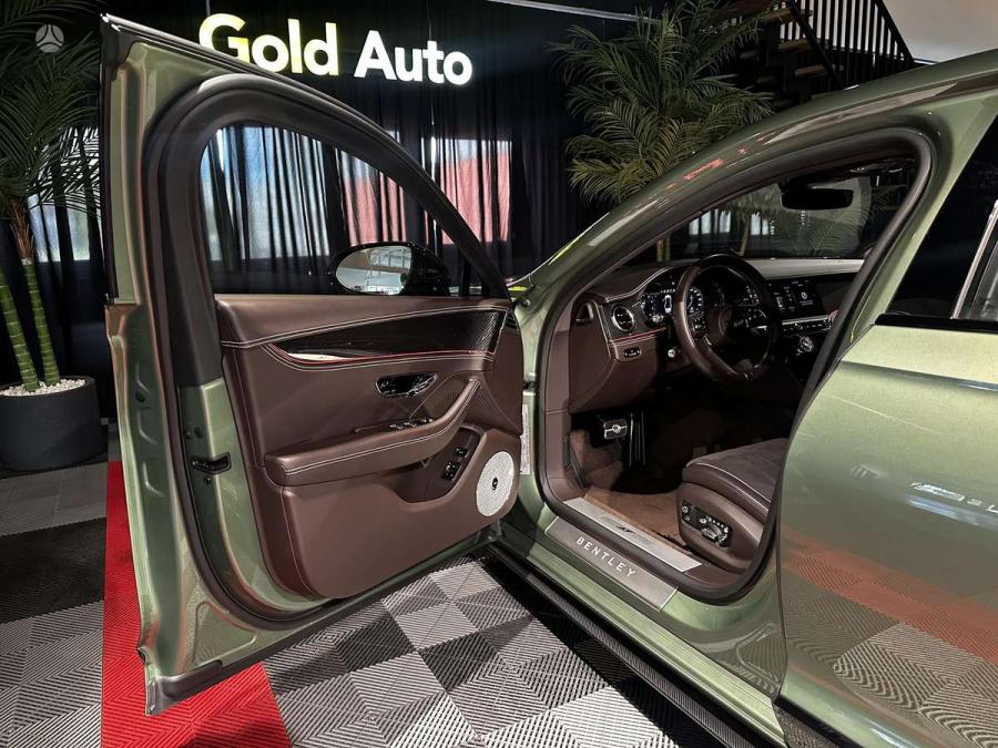 Green Bentley Bentayga 2023 in Vilnius, with an engine capacity of 4.00 L and mileage of 22 thousand km for 245000 €, photo 10 on AUTOMOTO.COM.LV