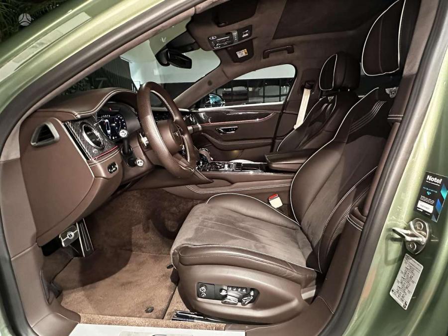 Green Bentley Bentayga 2023 in Vilnius, with an engine capacity of 4.00 L and mileage of 22 thousand km for 245000 €, photo 14 on AUTOMOTO.COM.LV