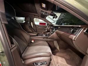 Green Bentley Bentayga 2023 in Vilnius, with an engine capacity of 4.00 L and mileage of 22 thousand km for 245000 €, photo 21 on AUTOMOTO.COM.LV