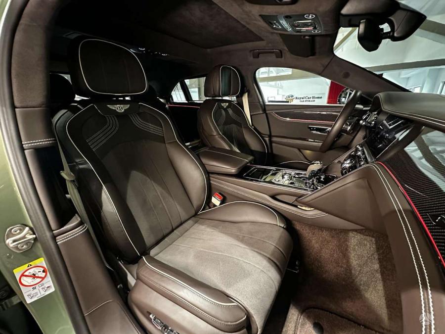 Green Bentley Bentayga 2023 in Vilnius, with an engine capacity of 4.00 L and mileage of 22 thousand km for 245000 €, photo 22 on AUTOMOTO.COM.LV