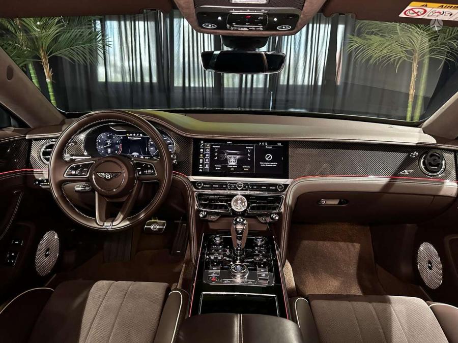 Green Bentley Bentayga 2023 in Vilnius, with an engine capacity of 4.00 L and mileage of 22 thousand km for 245000 €, photo 25 on AUTOMOTO.COM.LV