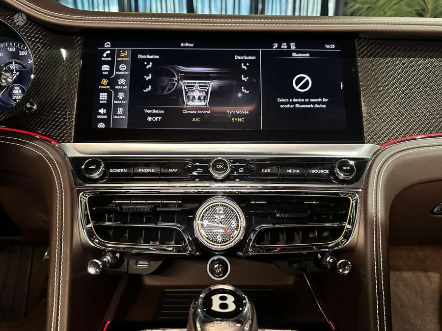Green Bentley Bentayga 2023 in Vilnius, with an engine capacity of 4.00 L and mileage of 22 thousand km for 245000 €, photo 27 on AUTOMOTO.COM.LV