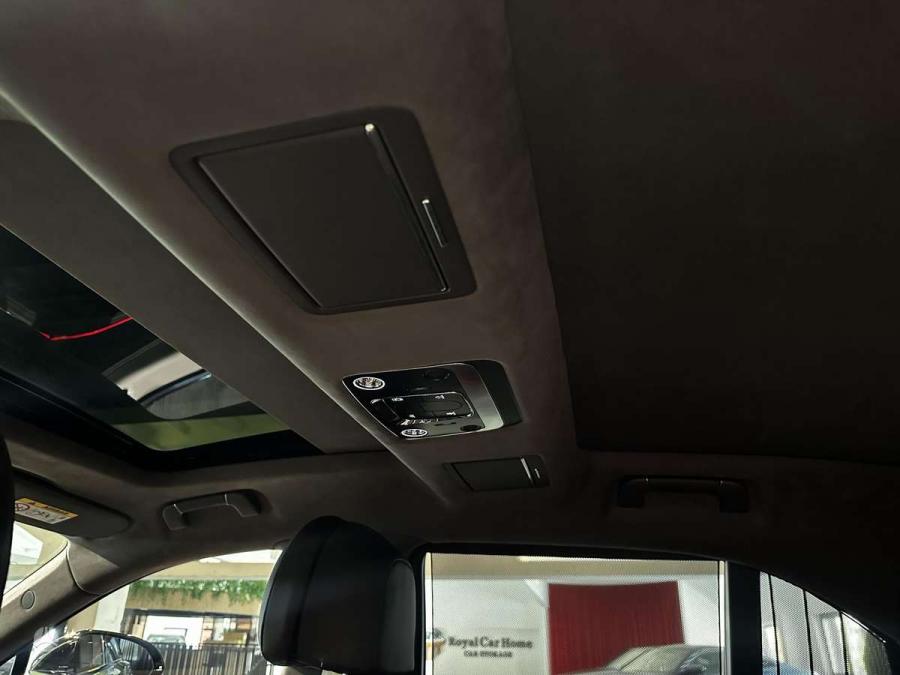 Green Bentley Bentayga 2023 in Vilnius, with an engine capacity of 4.00 L and mileage of 22 thousand km for 245000 €, photo 44 on AUTOMOTO.COM.LV